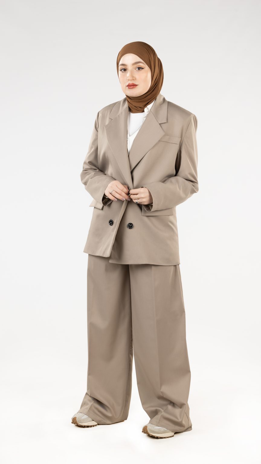 Costume Oversize Croisé Pantalon et Blazer Beige – AMIRA RIAA – Le site ...